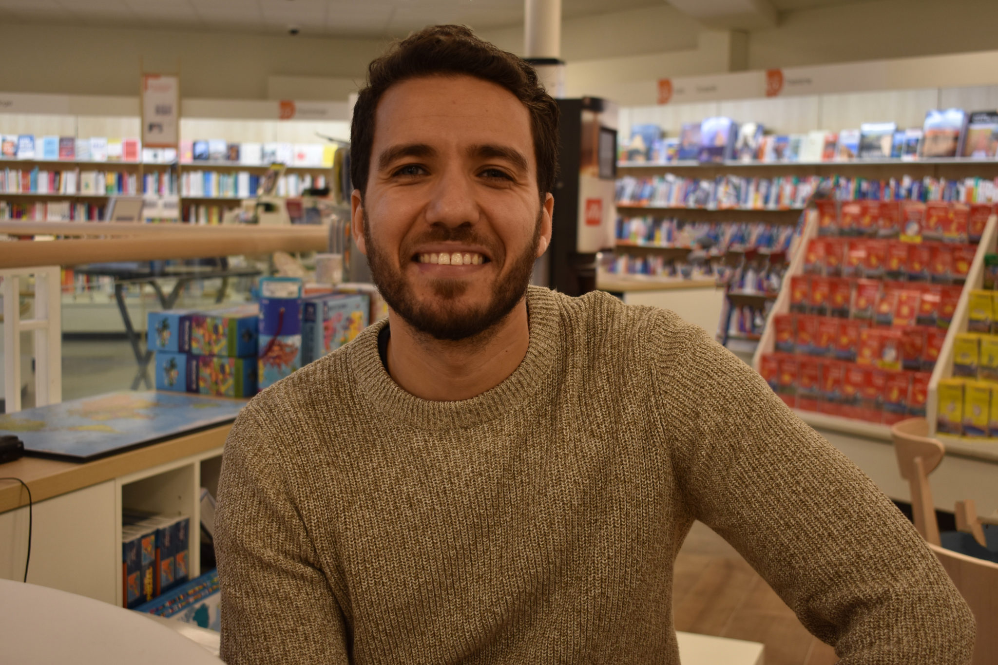 Ish Ait Hamou begint leesclub: ‘Het beloven lange avonden te worden ...